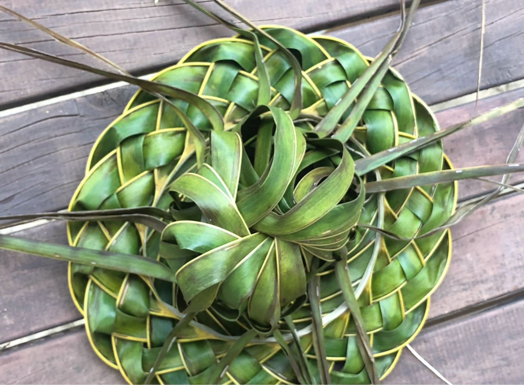 How to Weave a Hat From Coconut Leaves – David Trubridge